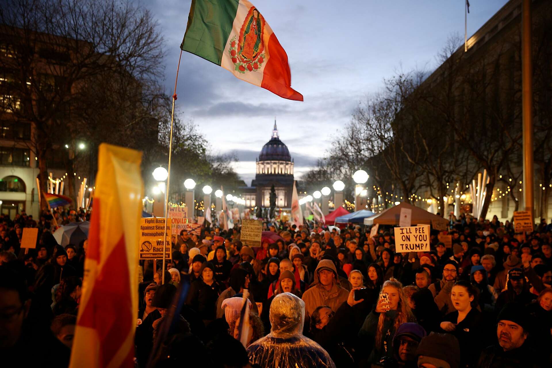 Thousands protest in San Francisco and Oakland as President Trump sworn in