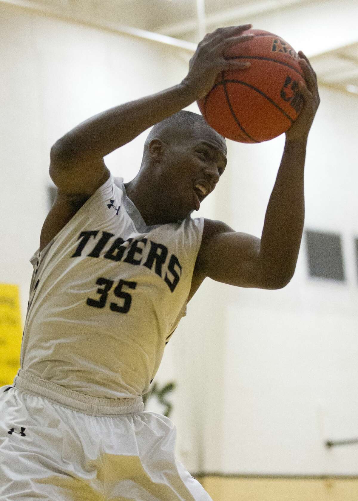 BOYS HOOPS: Conroe earns first win over TWHS in nine years after OT ...