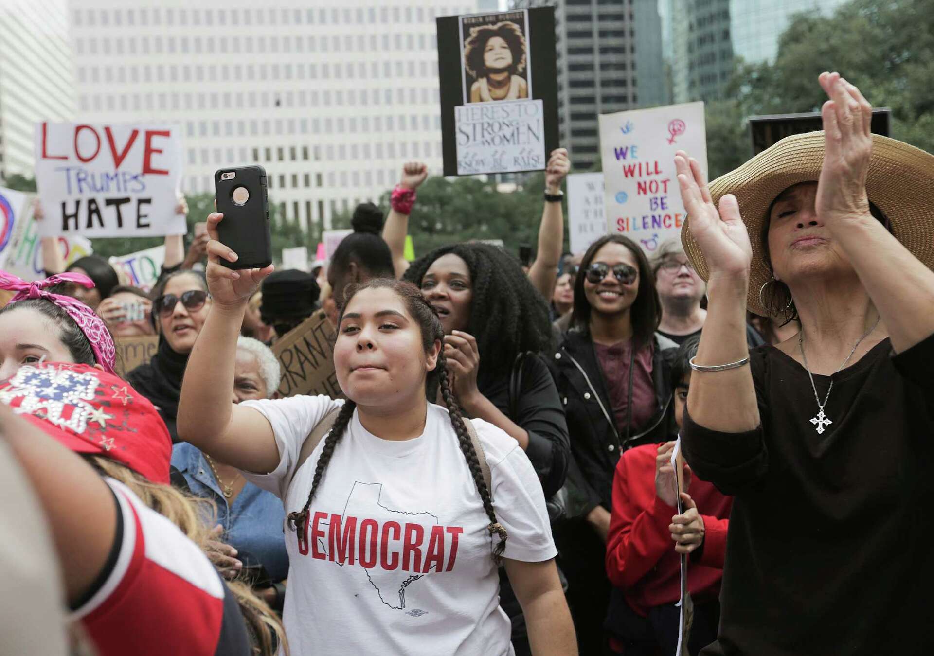 An estimated 22,000 march in Houston for women's rights