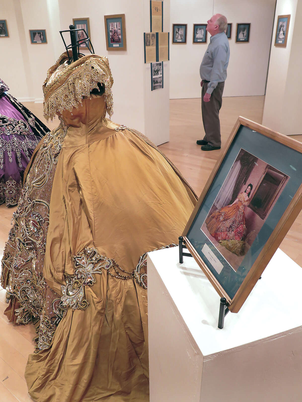 Society of Martha Washington colonial dresses on exhibit