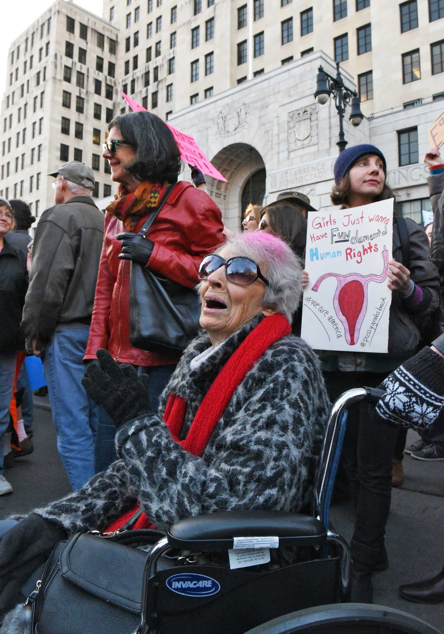 Crowd of 7,000 marches in Albany