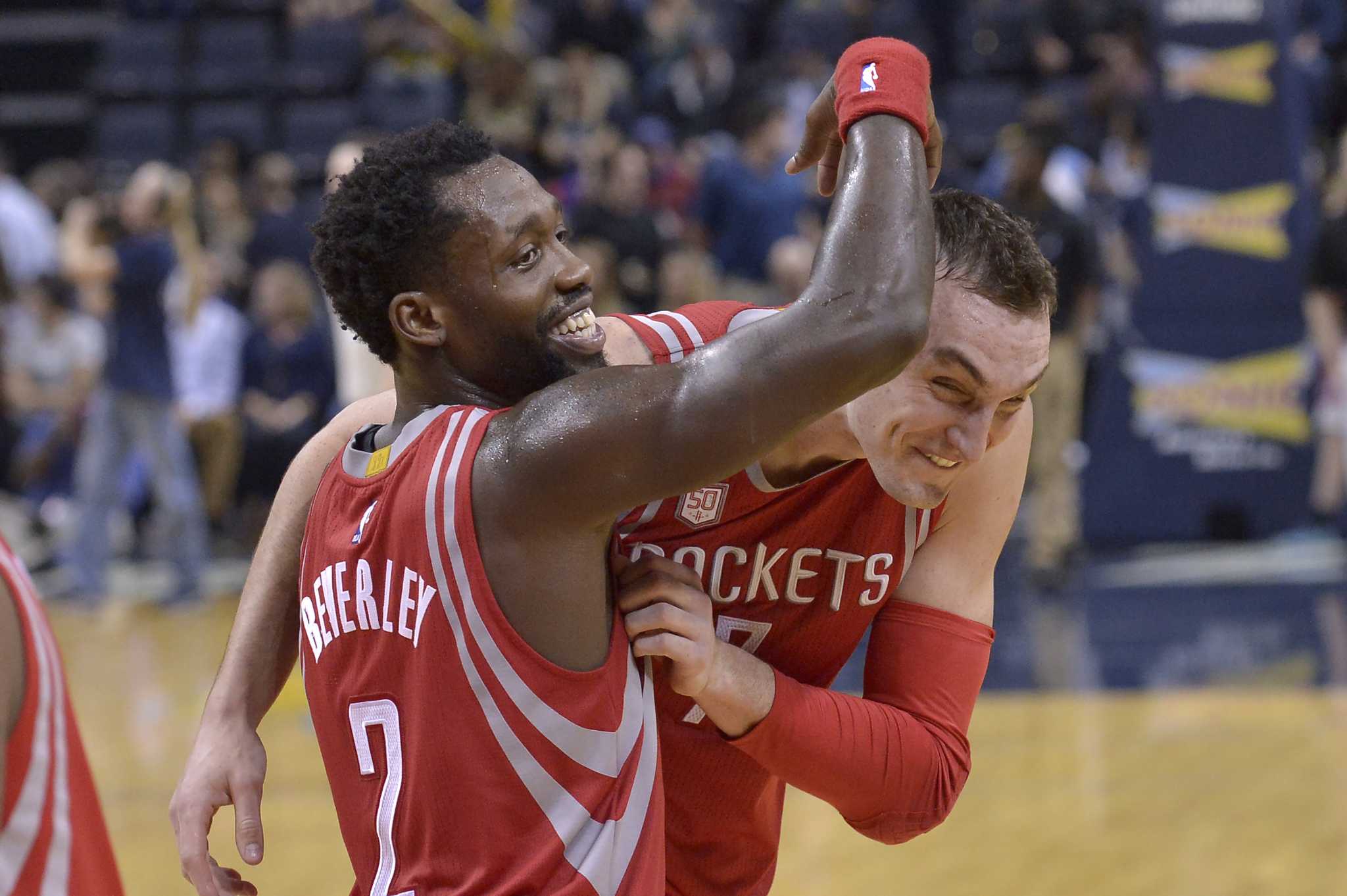 Sam Dekker, Rockets roll past Grizzlies