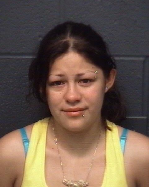 Laredo woman claims she was threatened into transporting immigrants