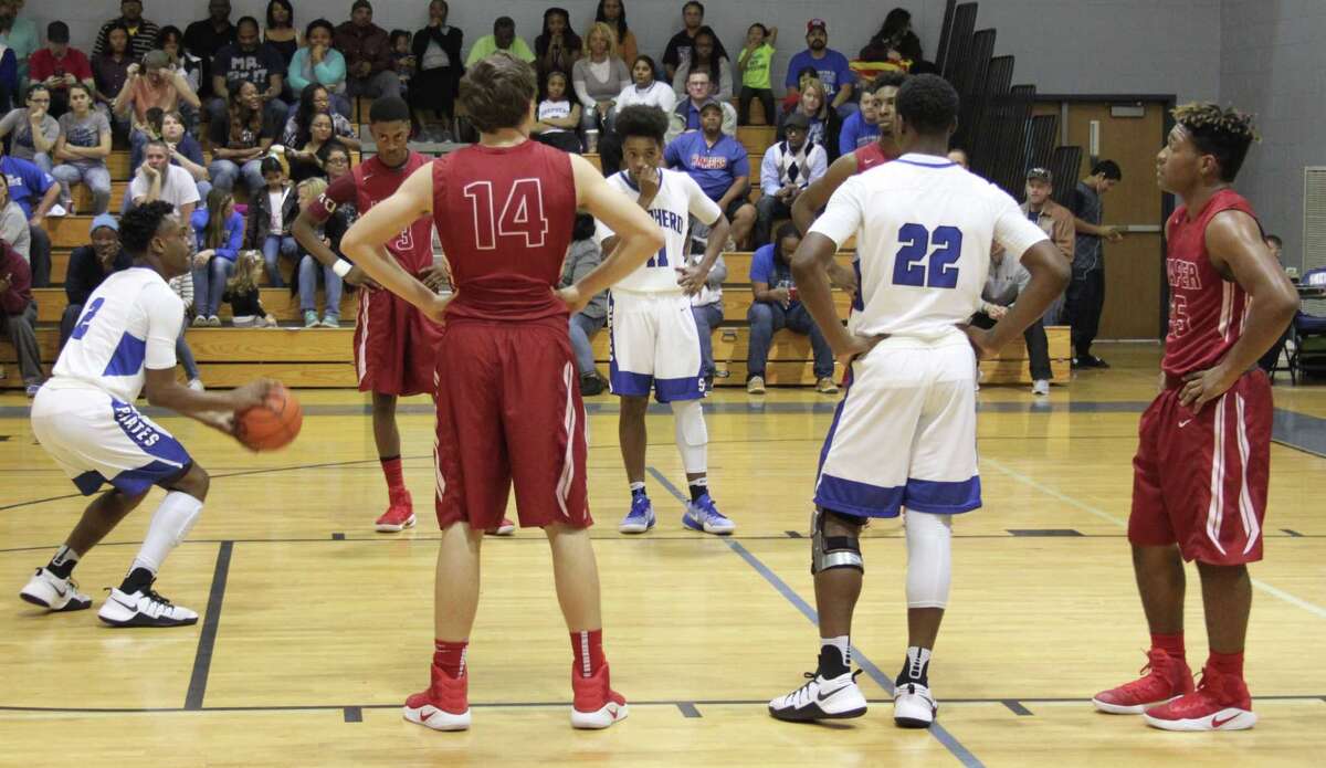 Narrow victory for Shepherd Pirates 47-46