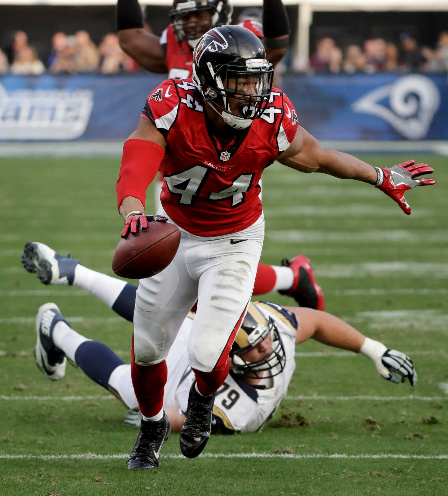 Falcons linebacker Vic Beasley Jr. becomes a leader