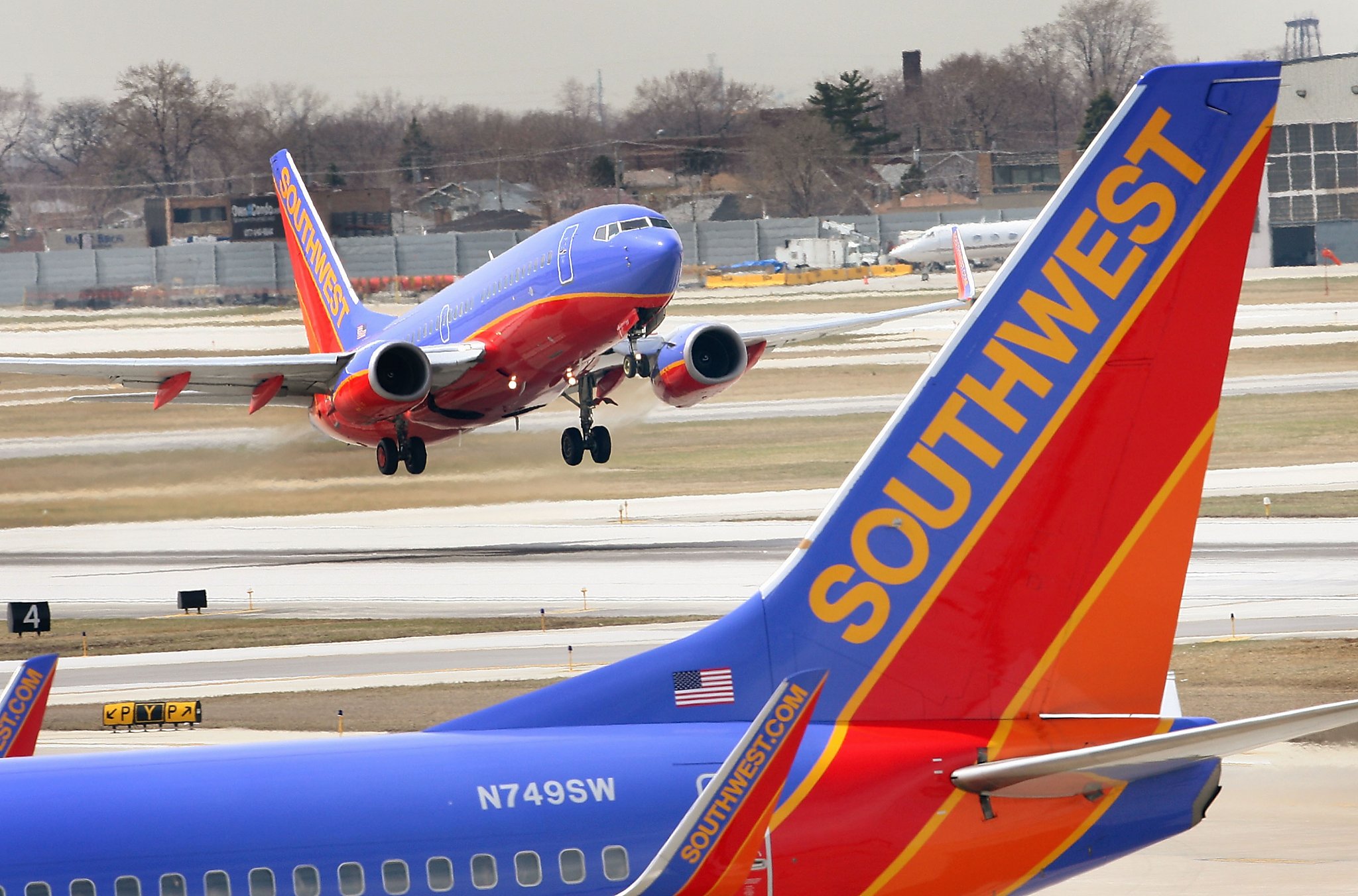 Southwest testing faster deplaning process at San Jose, Sacramento airports