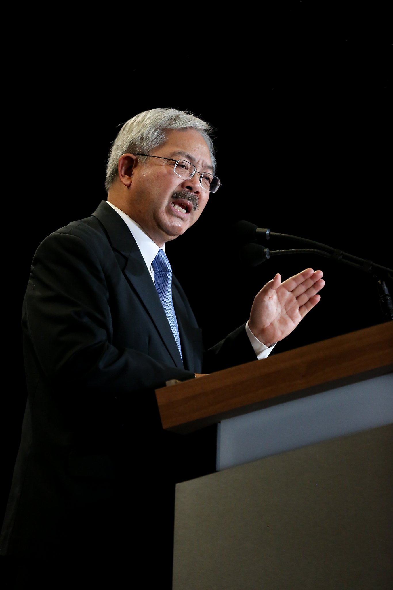 FBI agent says SF Mayor Lee looked at in corruption investigation