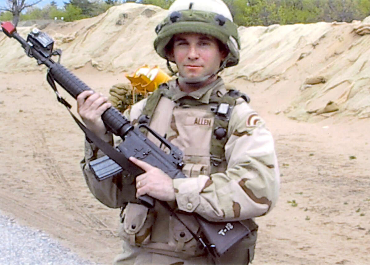 Alberto Martinez, soldier acquitted of killing superiors, dies
