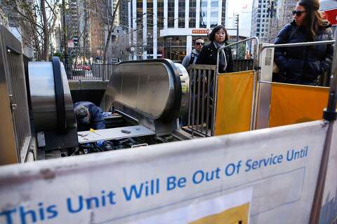 BART dispatchers illustrate 5 minutes of chaos in Saturday robbery