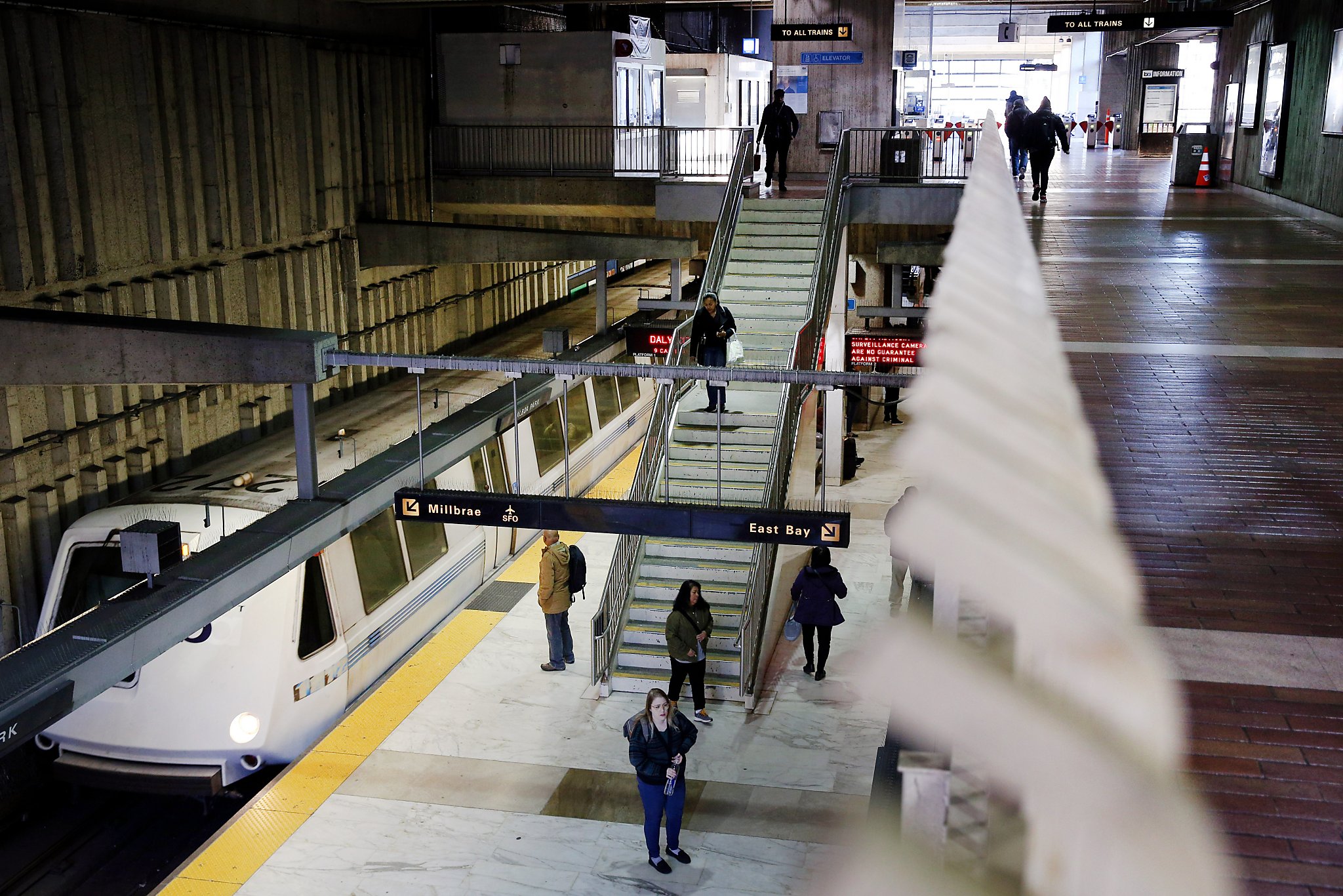 BART train derails in Daly City, causing major delays