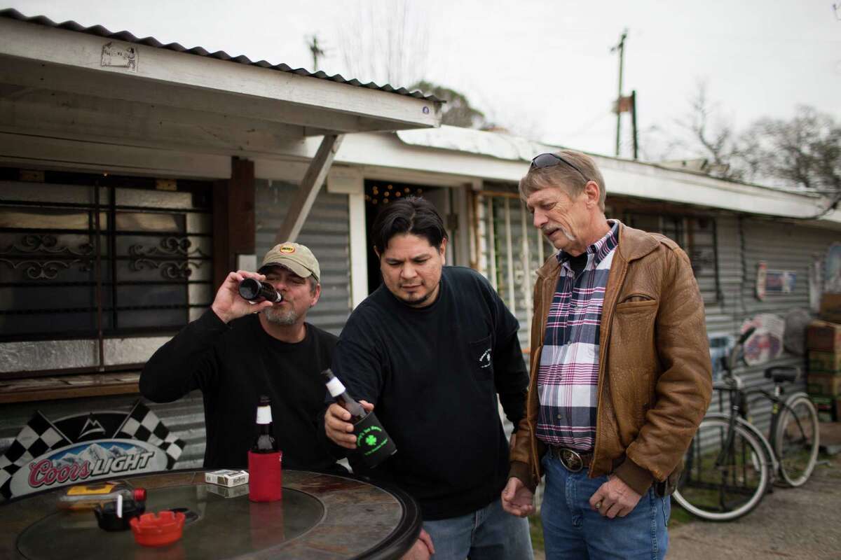 Jimmy's Ice House in the Heights serves its last beer tonight