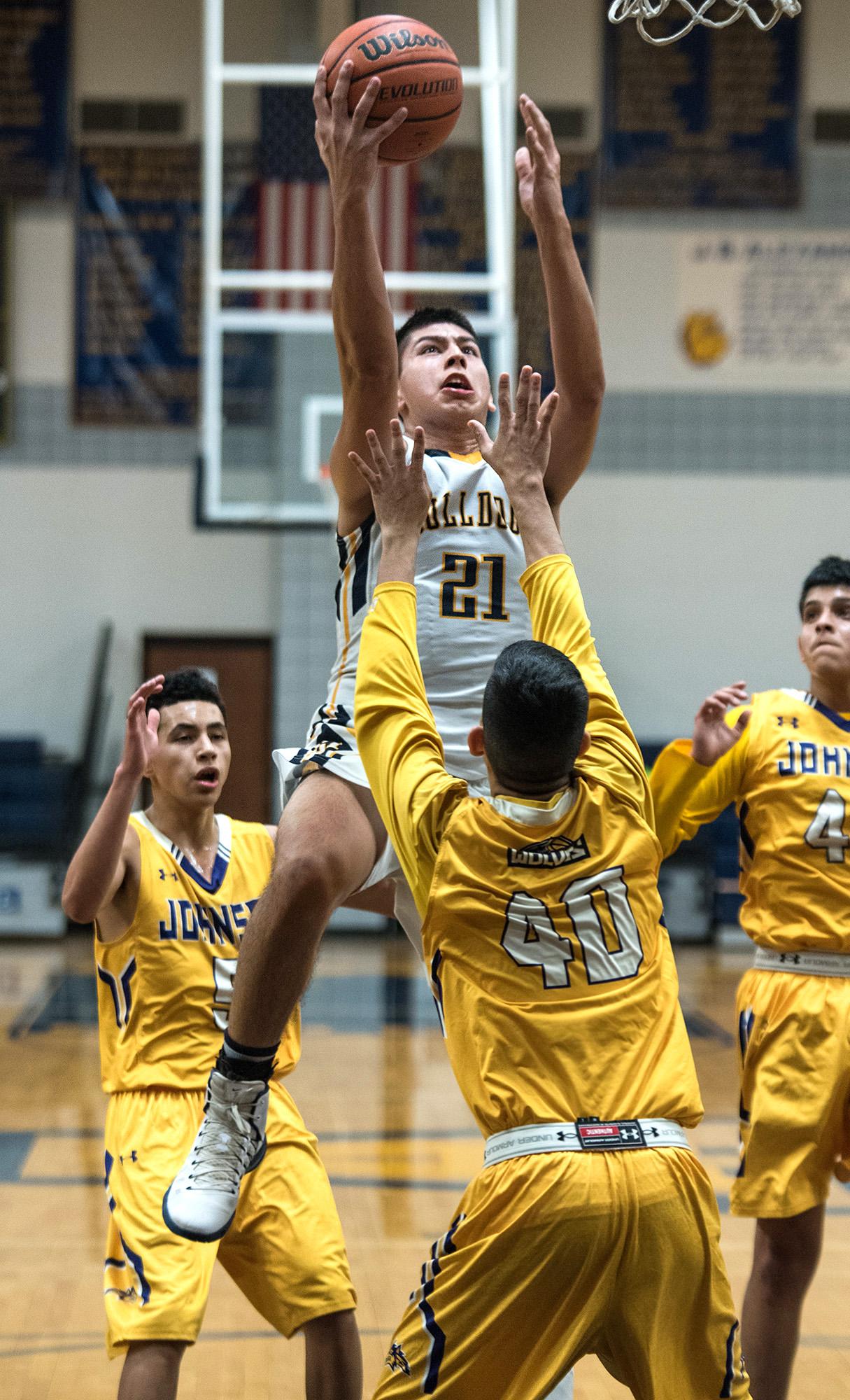 Valdez celebrates birthday with win