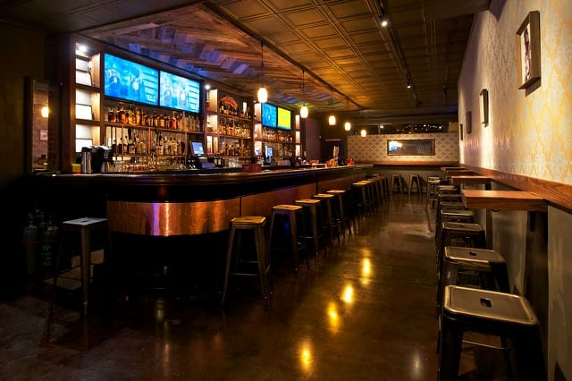 Actually good Super Bowl Sunday food and drink deals