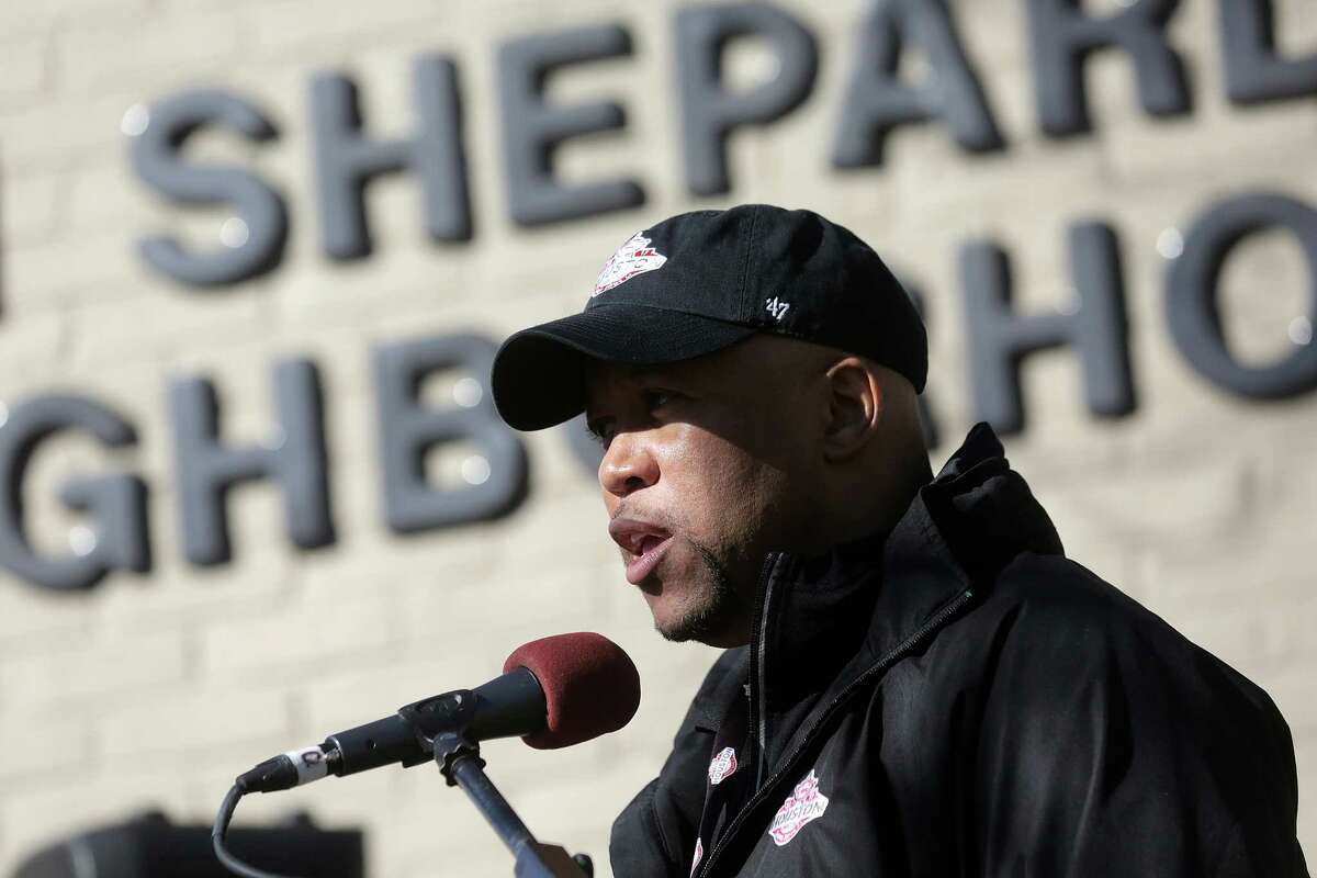 Mural dedication at Beulah Shepard Library