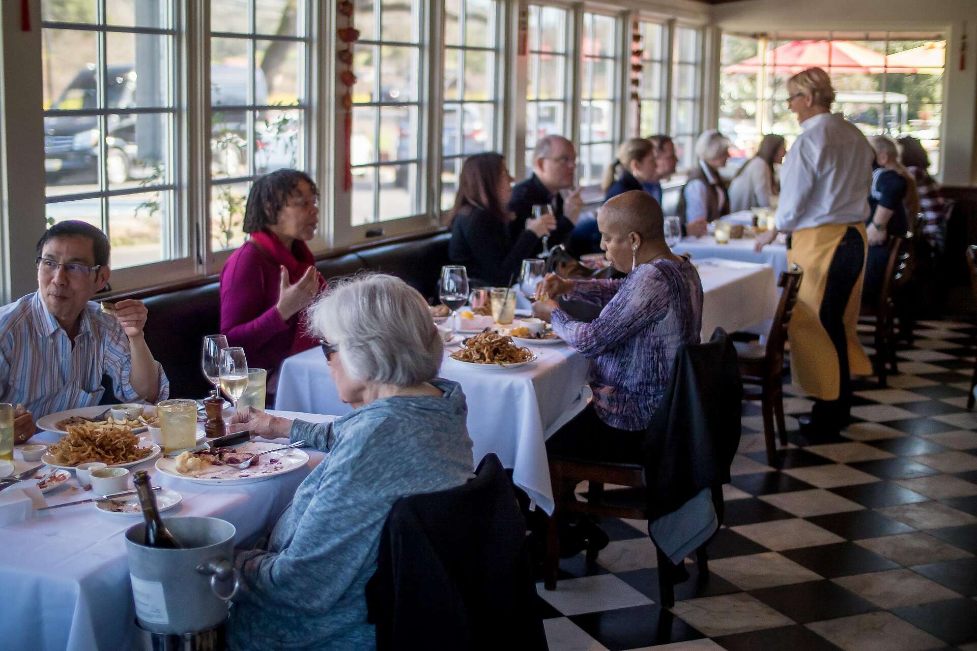 Mustards Grill still a beacon for Napa Valley dining