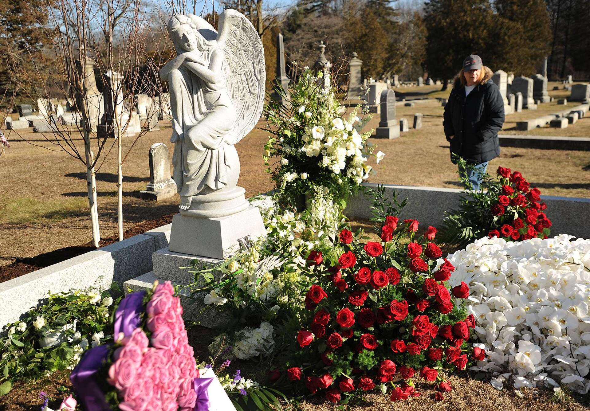 Mary Tyler Moore laid to rest Sunday in Fairfield