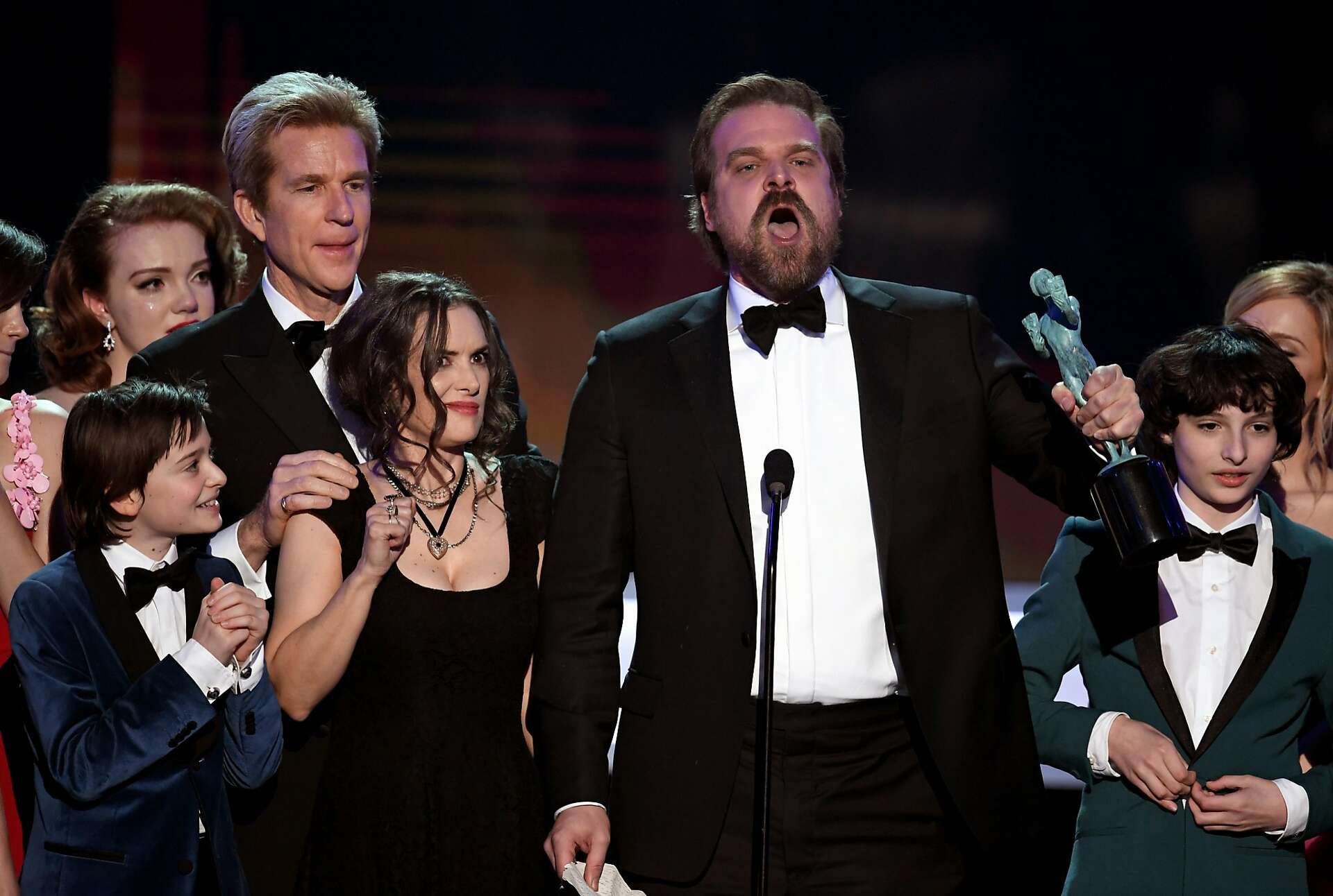 Winona Ryder’s Face Does Strange Things During SAG Award Acceptance ...