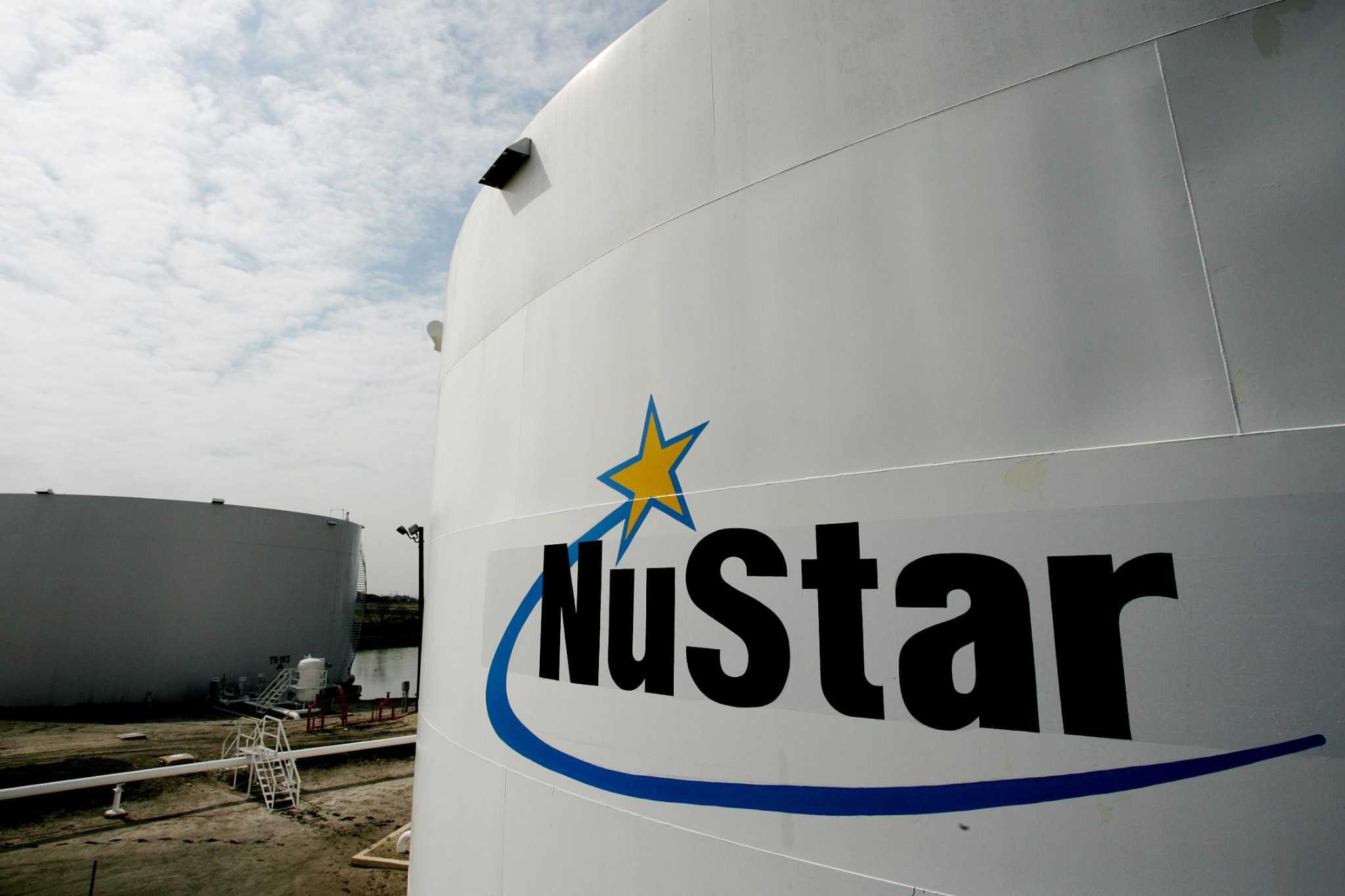NuStar Energy posts loss in fourth quarter