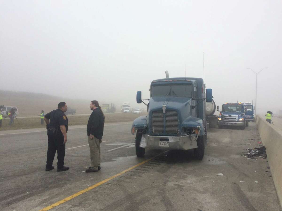 Major Accident Involving 18 Wheelers Up To 20 Vehicles Shuts Down I 37