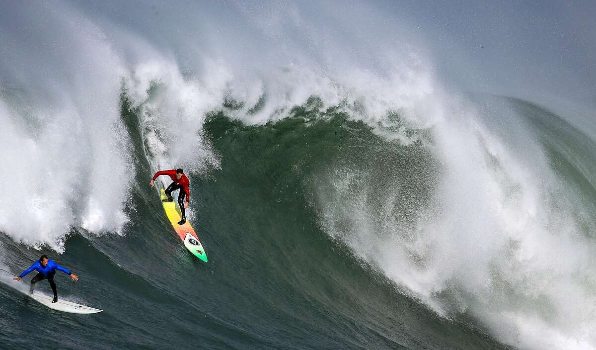 Mavericks surf contest gets the go-ahead
