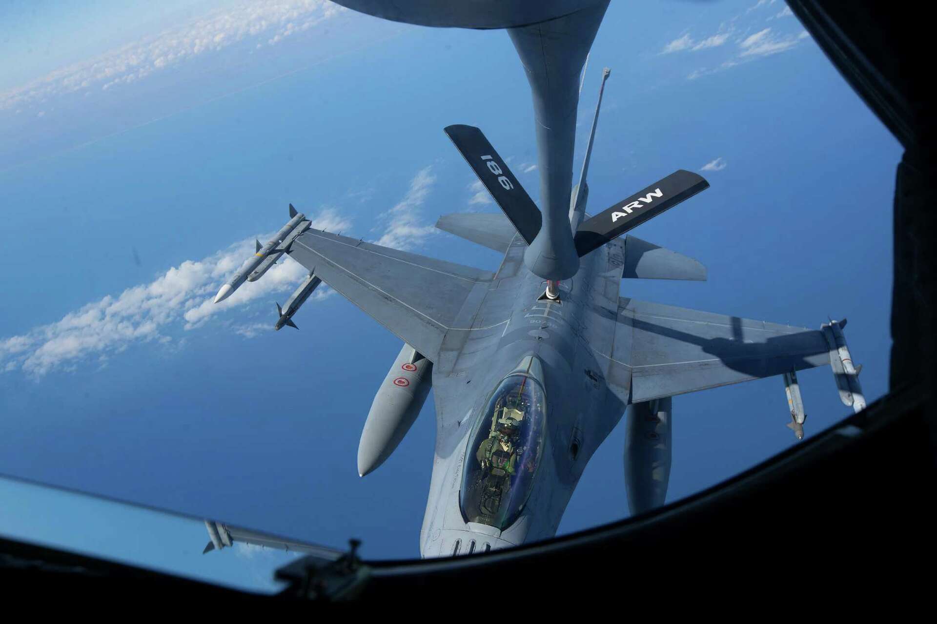 Pentagon approves $44B jet with Connecticut-built engines