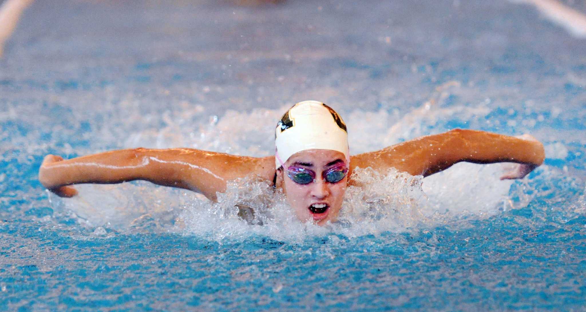 Greenwich Academy swim team defeats Sacred Heart, remains unbeaten