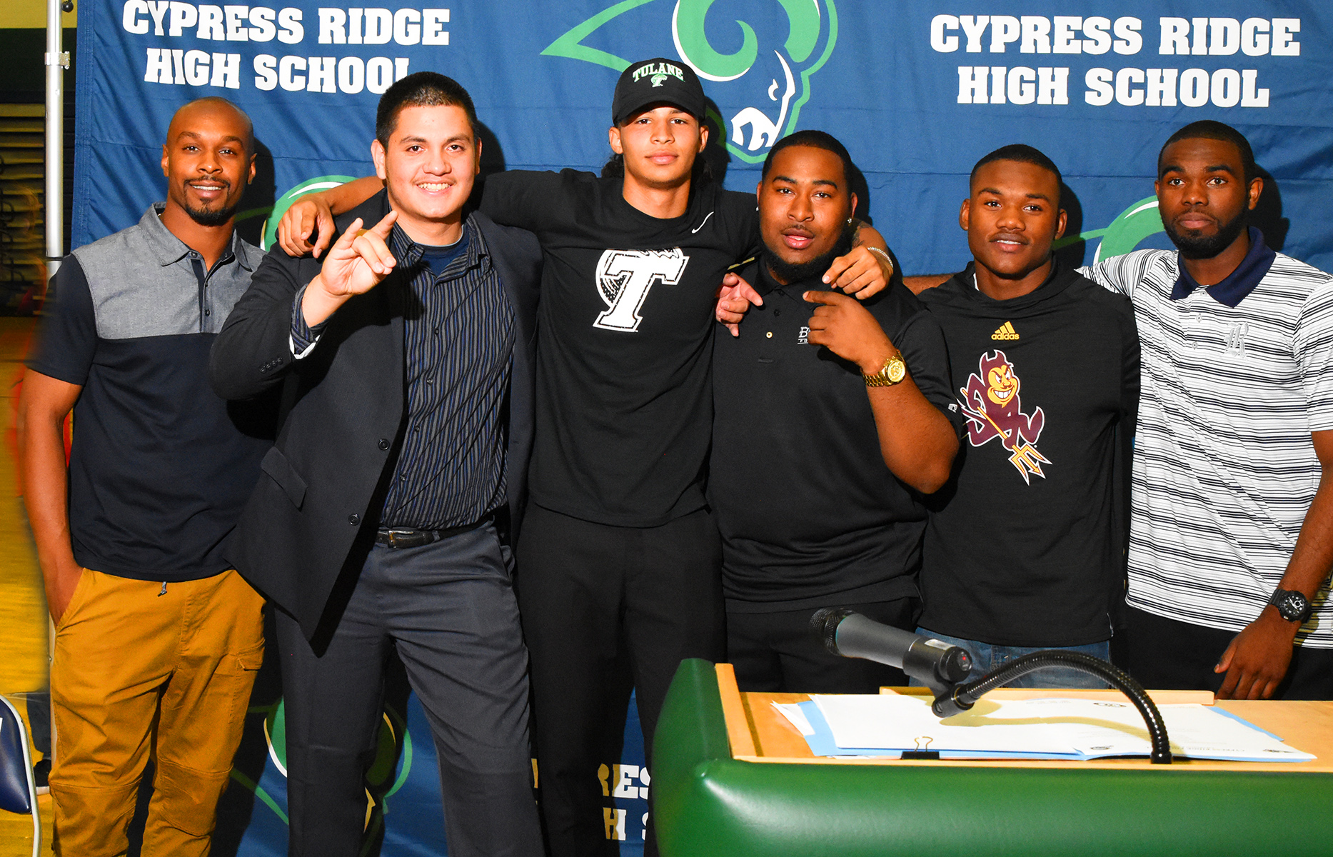 Russell Shepard back home at Cy Ridge for National Signing Day