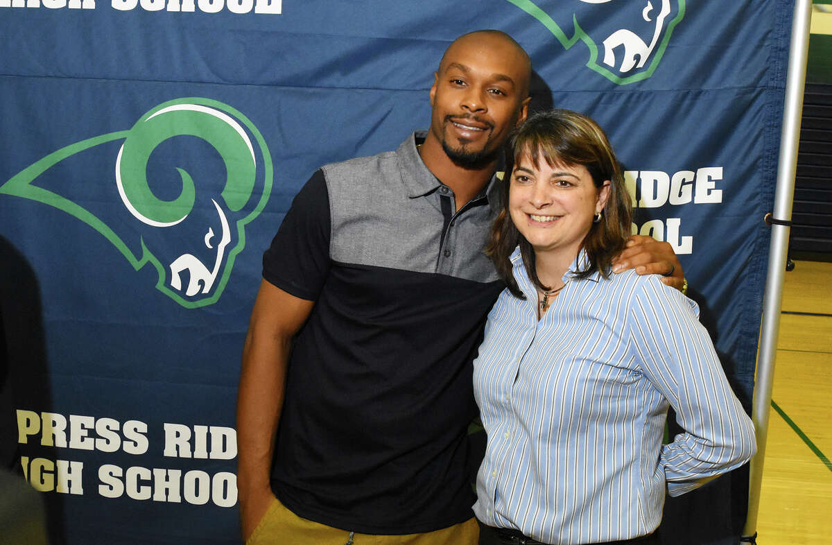 Russell Shepard back home at Cy Ridge for National Signing Day