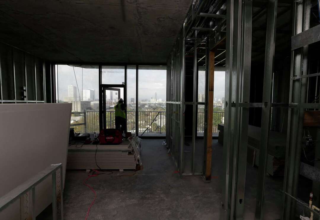 Elliptical tower in Upper Kirby tops out