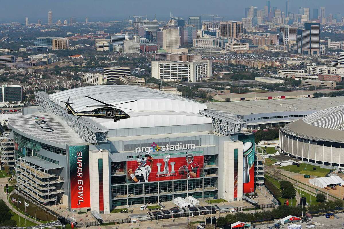 NRG Stadium roof closed for Super Bowl 51