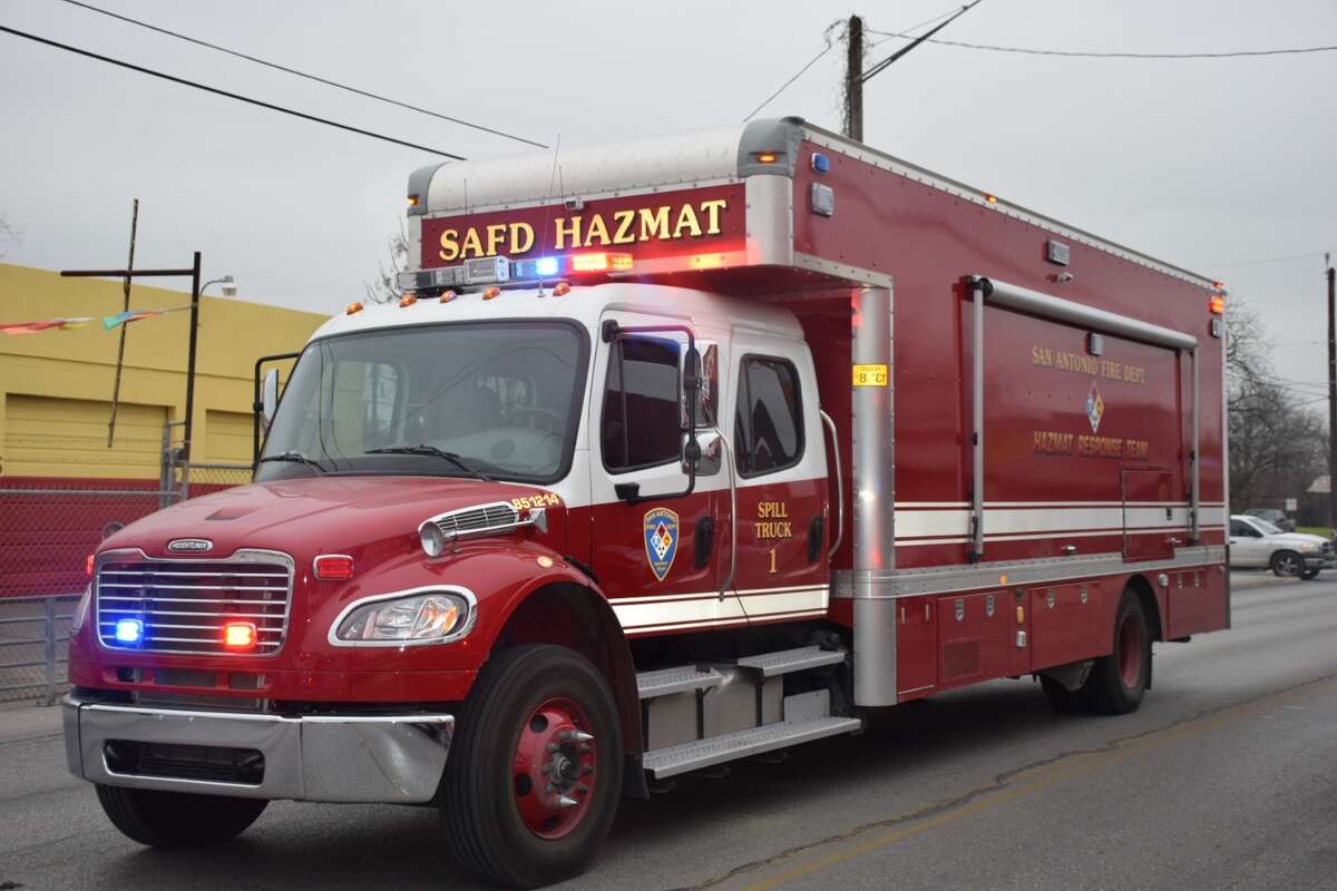 Bomb squad, K-9 units clear scene after reports of suspicious bag on ...