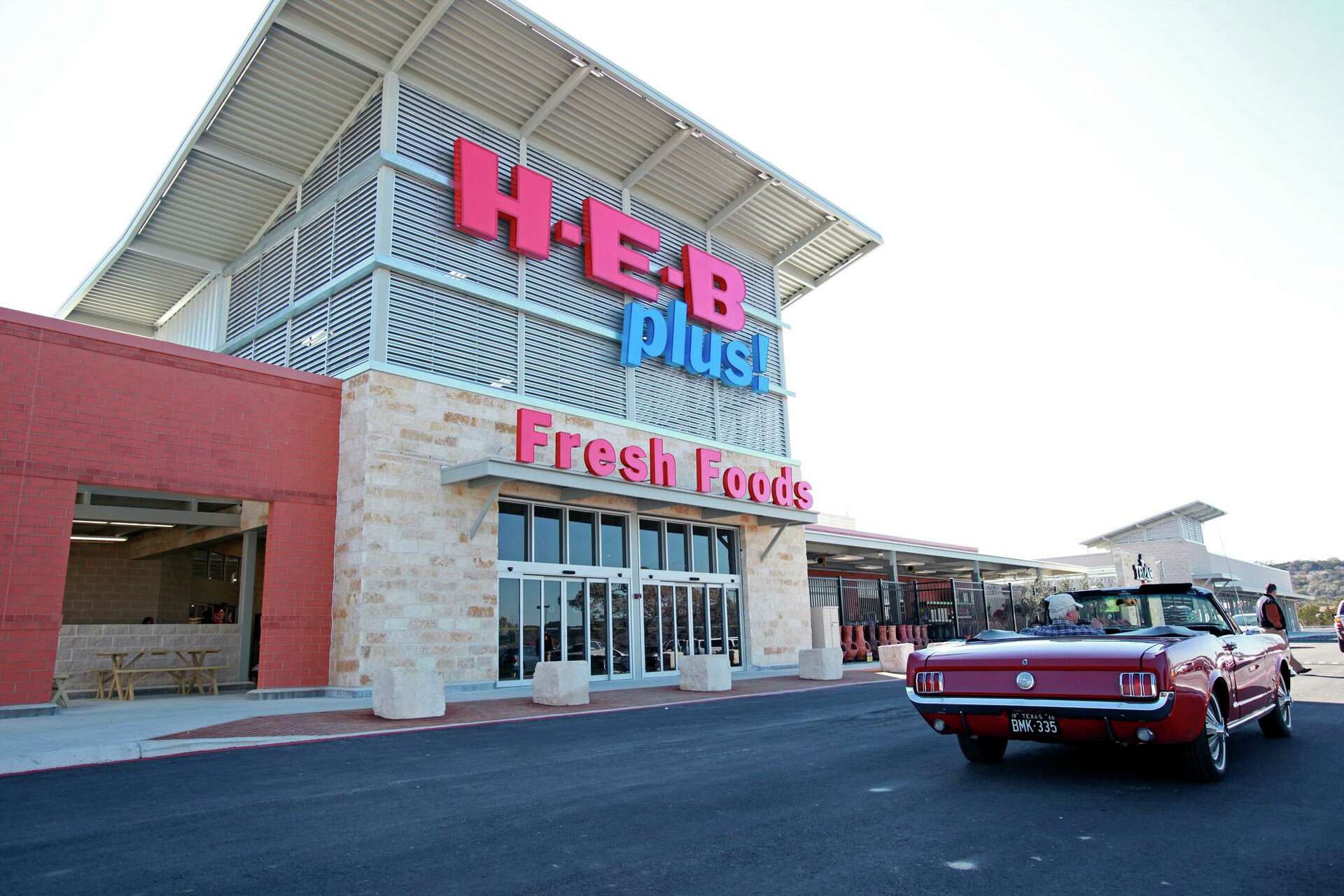 Bulverde H-E-B plus! to begin $13M renovations in 2024
