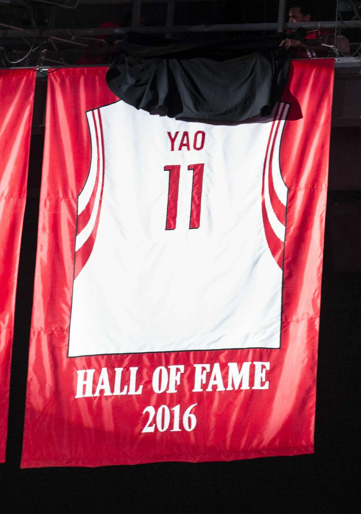 Yao Ming's No. 11 retired by Rockets