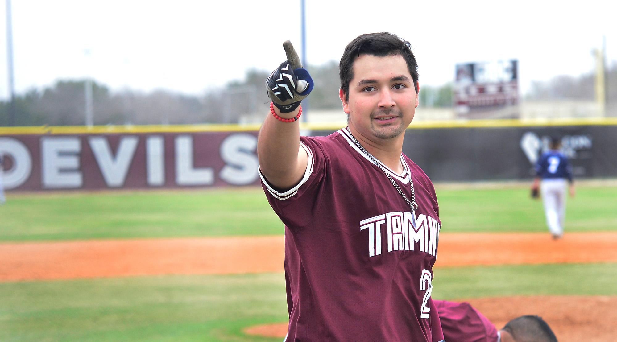 Pollorena homer leads TAMIU to Opening Day win