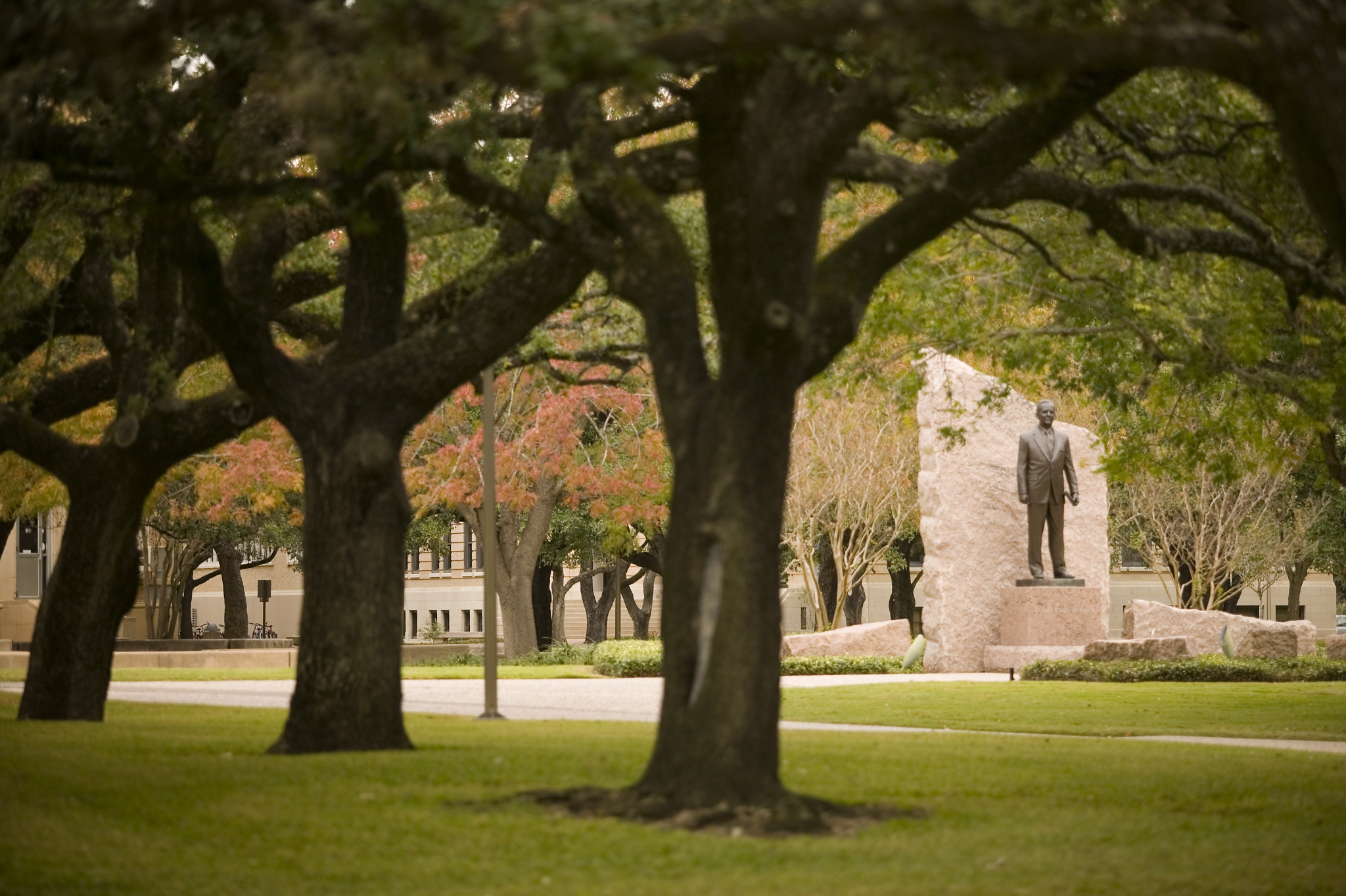 Texas graduate schools land near top of US News 2017 college rankings