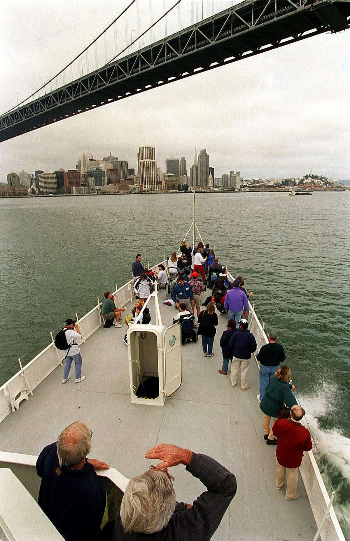 Wayback Machine: FDR’s yacht sails from San Francisco to Oakland