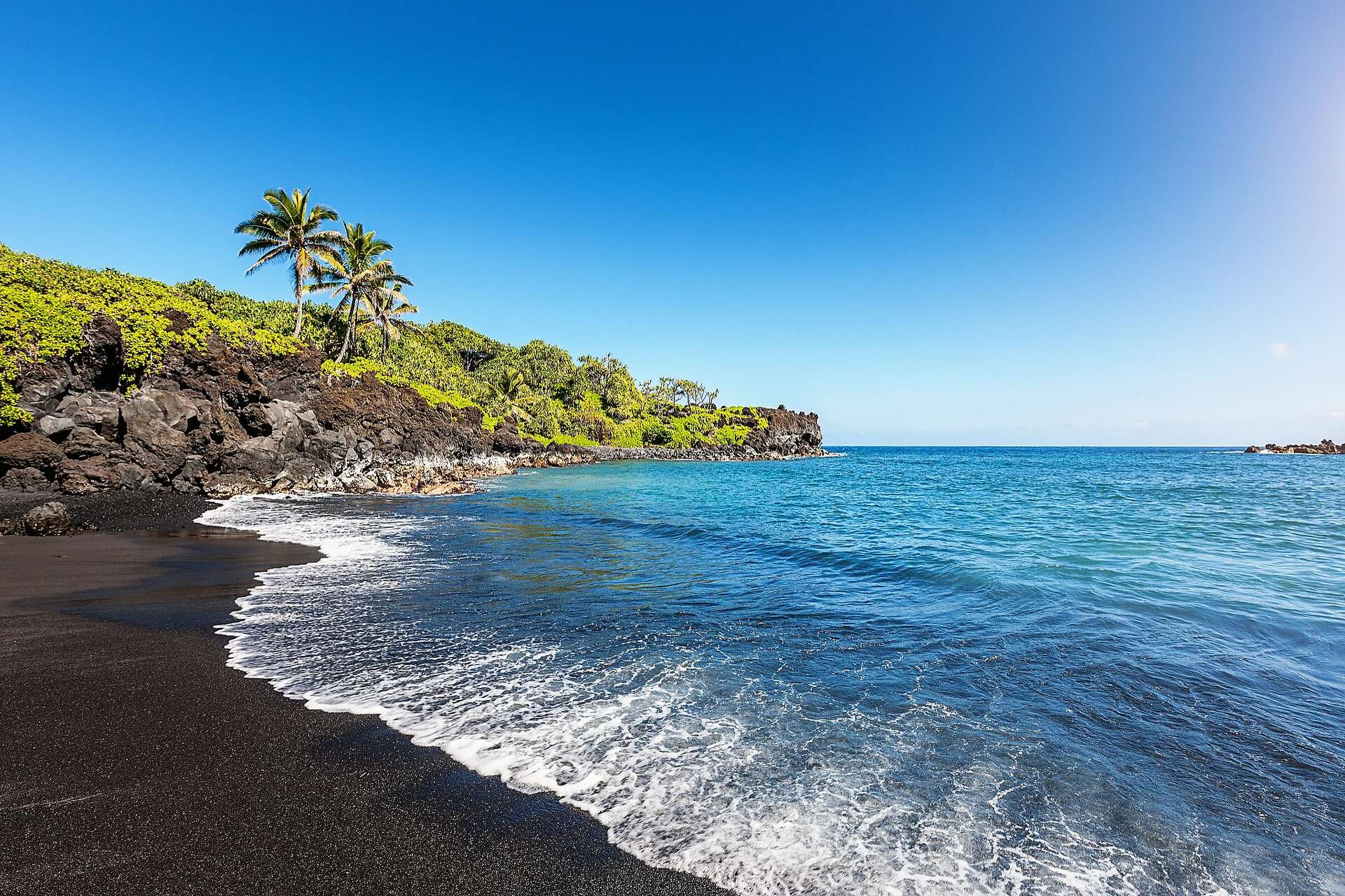 N. Bay diver gets trapped in Maui sea cave, dies