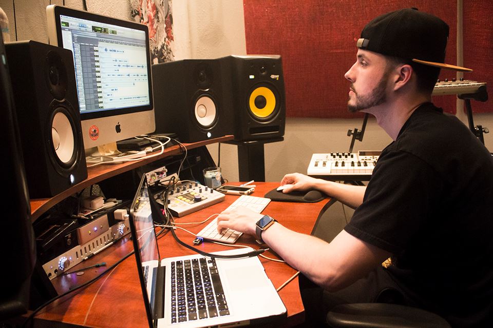 Premiere: Houston producer Trakksounds teams up with Roosh Williams, GT ...