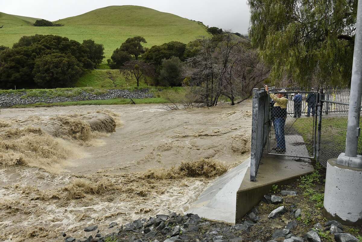 Flood warning issued as Bay Area braces for Thursday storm