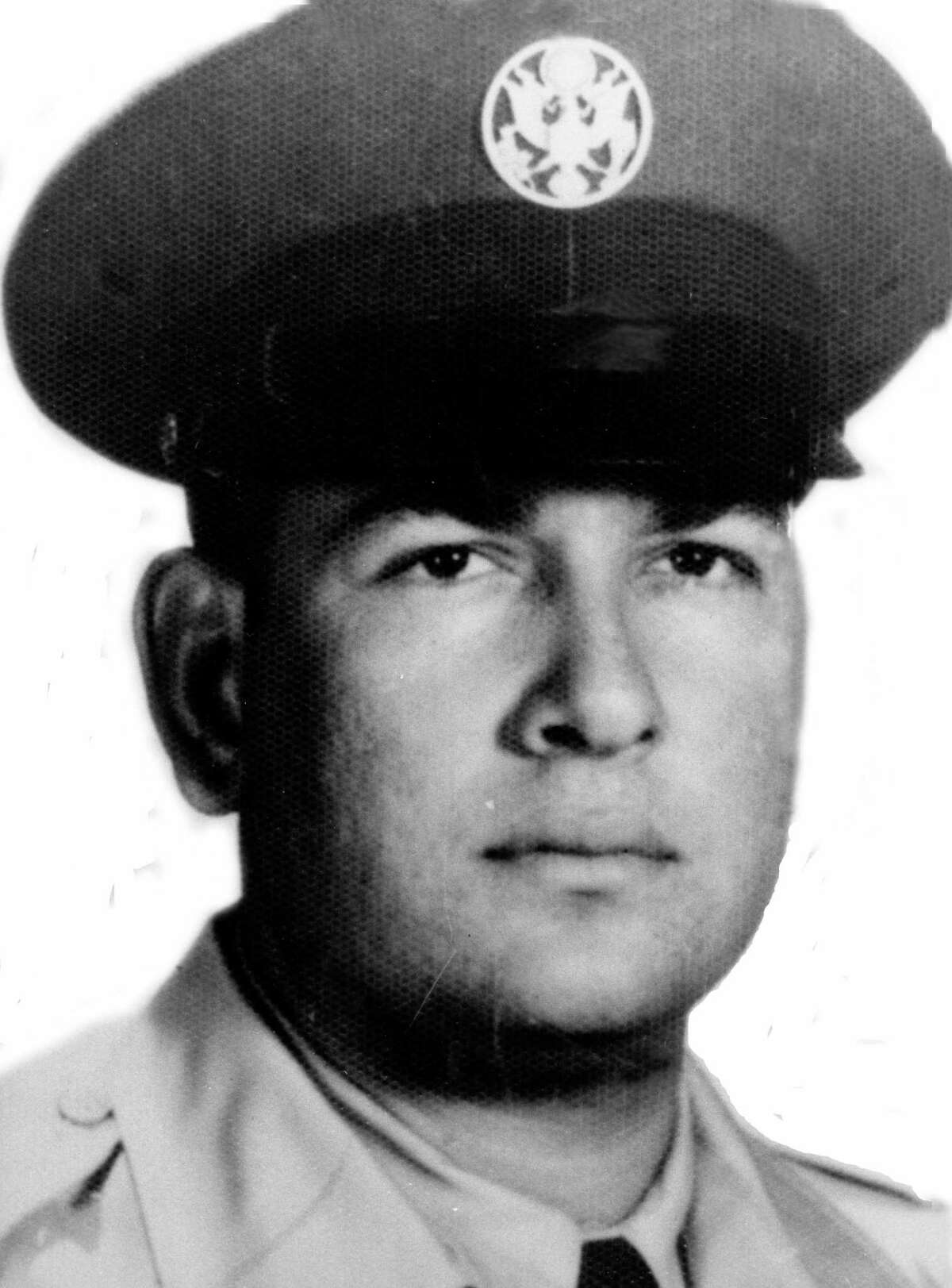 ARMANDO GARZA