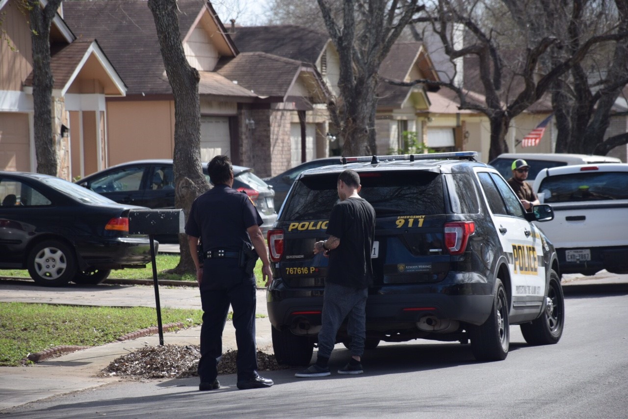 SAPD: 'Kid gang' scatters from NW Side burglary scene, multiple arrests ...