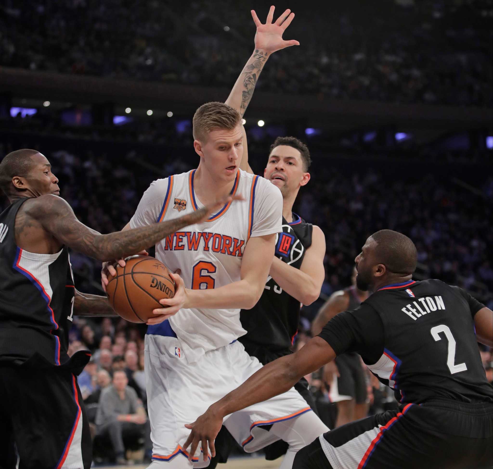 Knicks put up fight, but lose