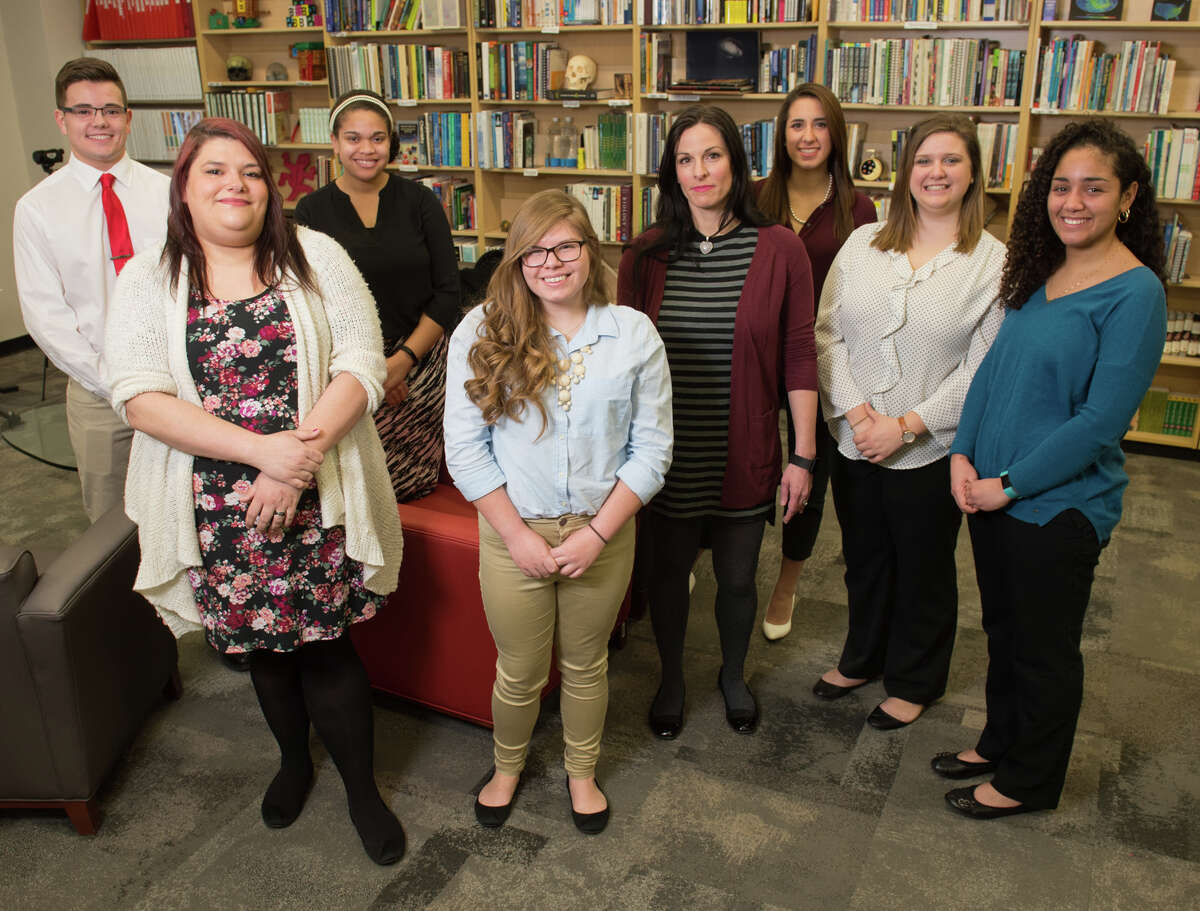 8 SIUE teacher candidates honored