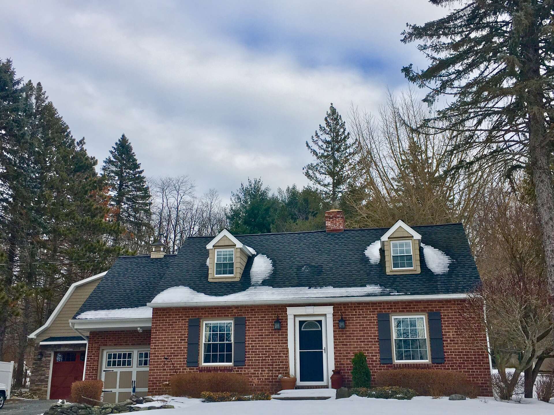 House of the Week: Cape in Castleton-on-Hudson