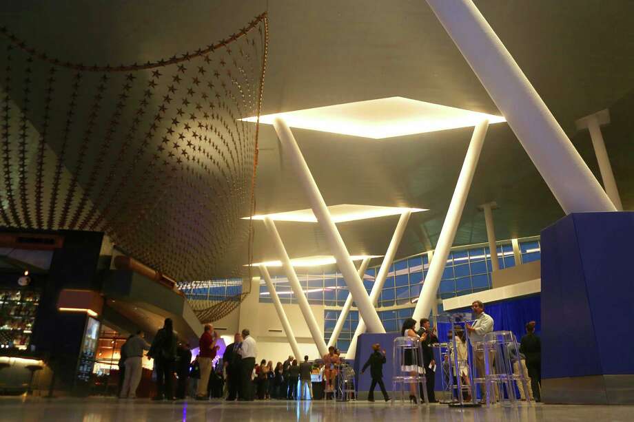 United, IAH show off new Terminal C North - Houston Chronicle
