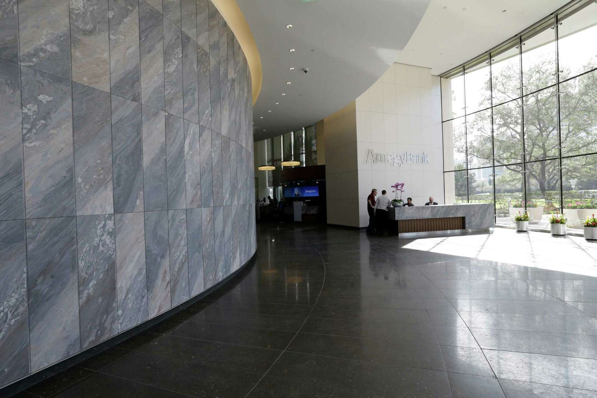 Amegy Bank opens eye-catching tower