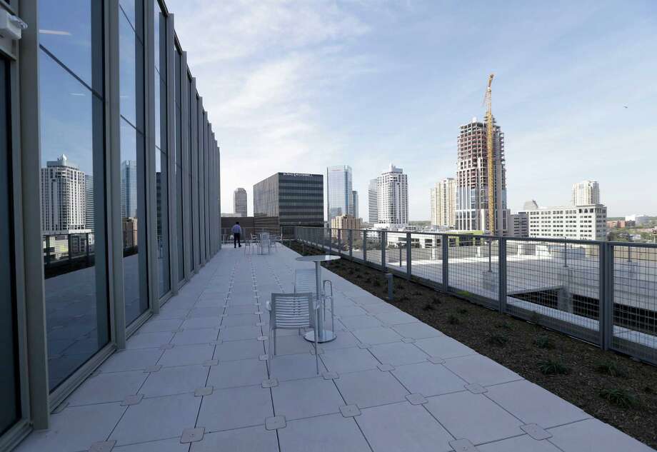 Amegy Bank opens eye-catching tower - Houston Chronicle