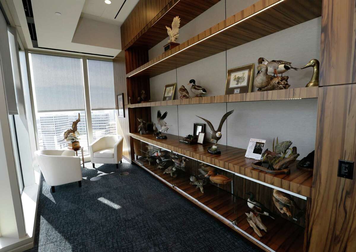 Amegy Bank opens eye-catching tower