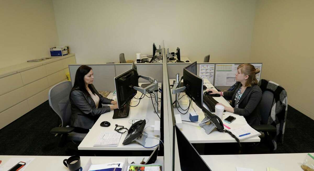 Amegy Bank opens eye-catching tower