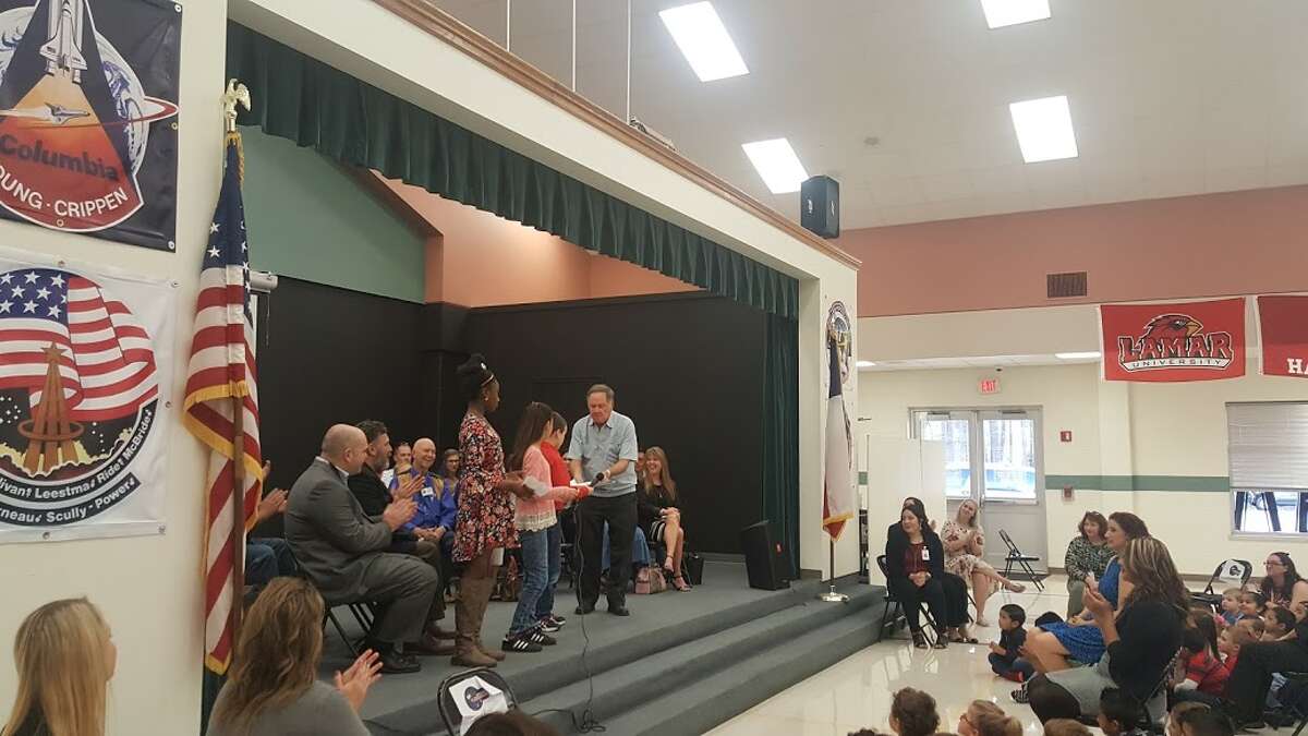 Former astronaut inspires Crippen Elementary students